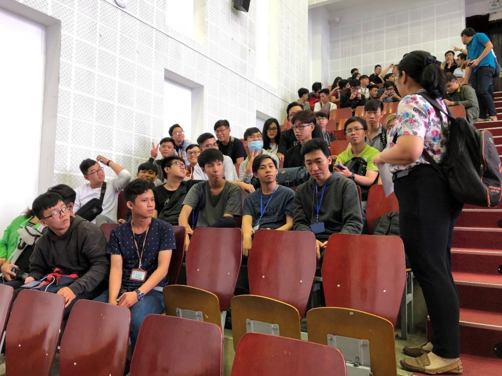Introduction to the Faculty of Information Technology - HUFLIT